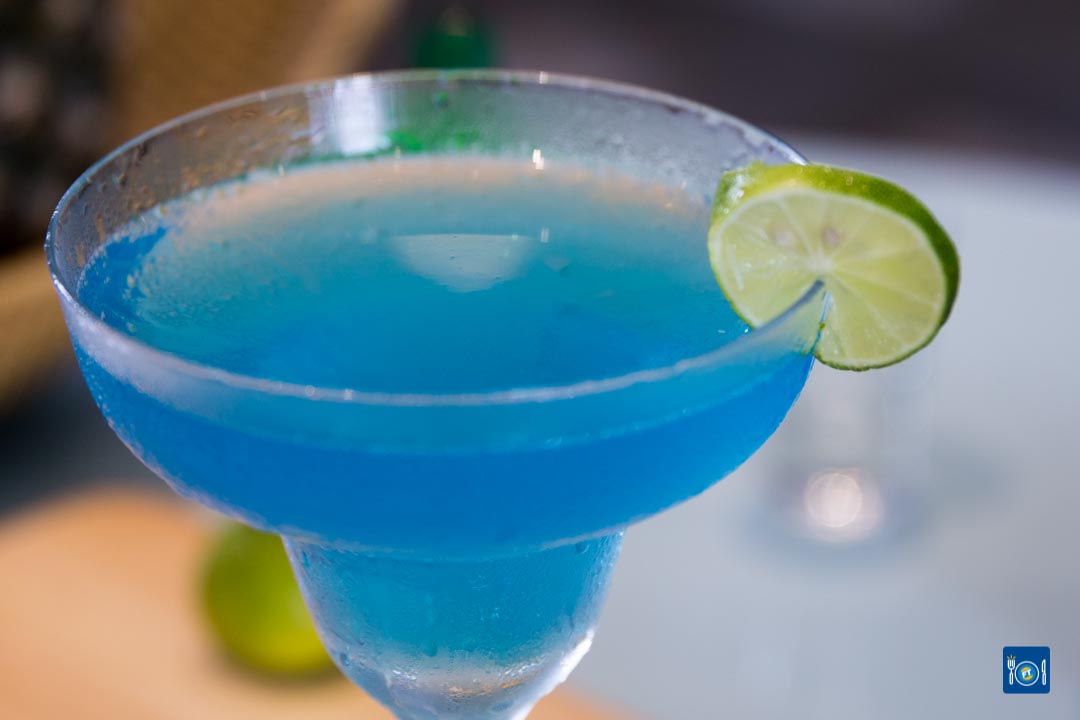 រៀនធ្វើ ស្រាក្រឡុក Blue Angel លេងៗមើល KohSantepheap.TV